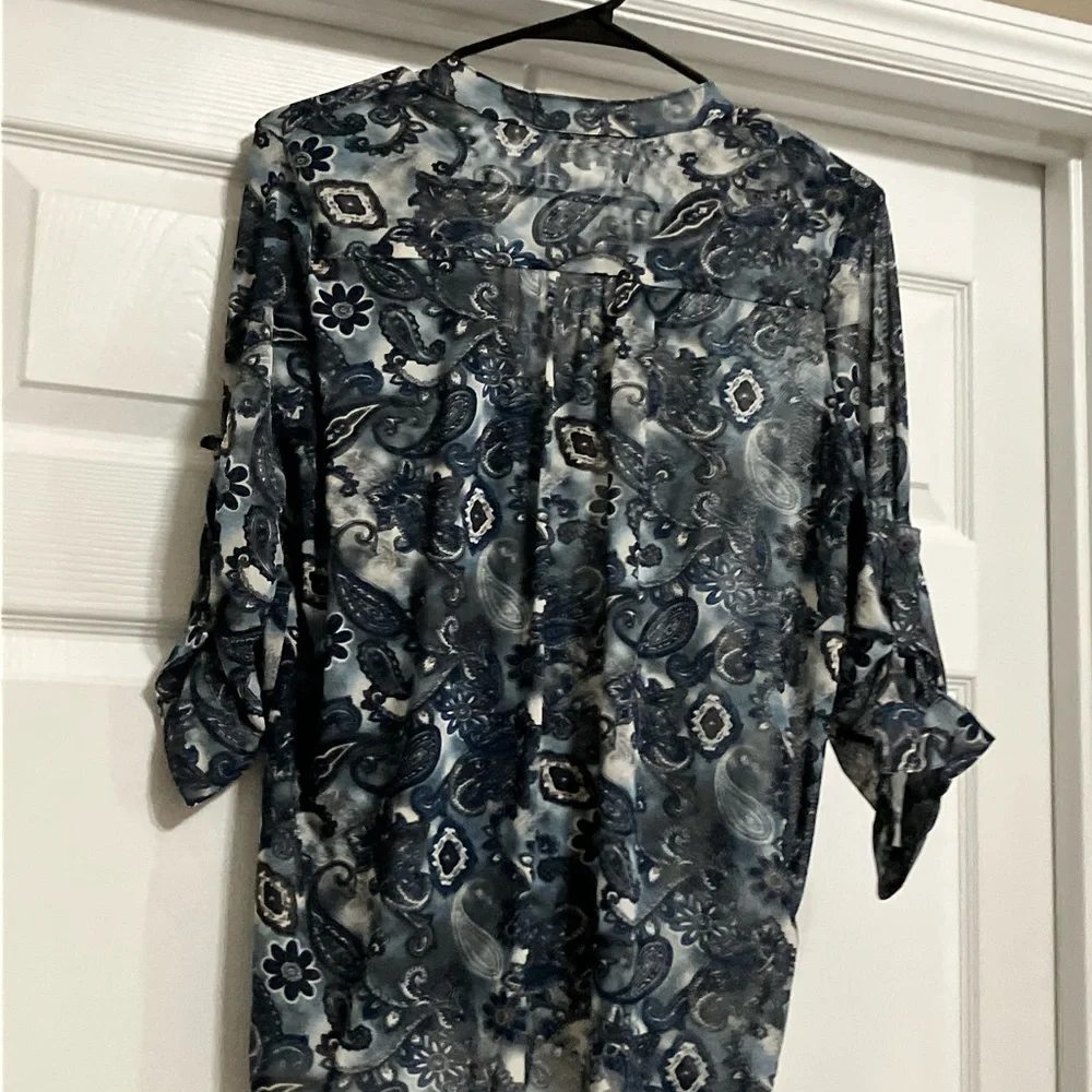 Eden & Olivia | Tops | Eden Olivia Navy And White Paisley Wrapfront ...